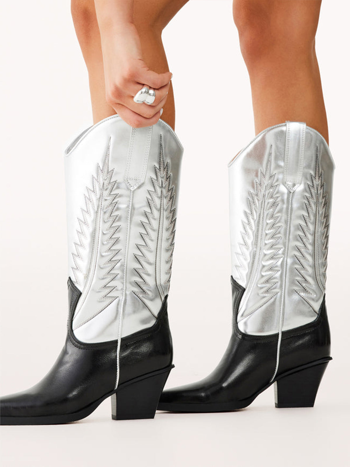 Contrast Silver And Black Pointed-Toe Embroidery Mid Calf Cowgirl Boot ...