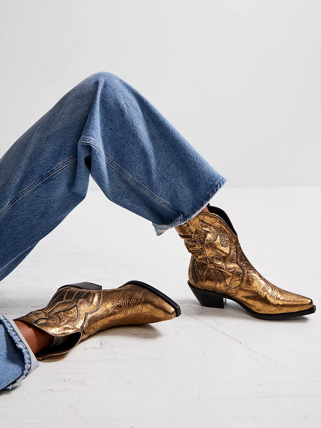 Metallic Gold Crinkle Stitch Inlay Pointy Cowgirl Ankle Booties ...