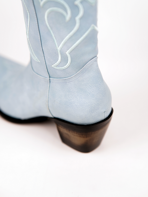 Beau Blue Snip Toe Embroidered Cowgirl Wide Calf Boots – Fuchsia Boots